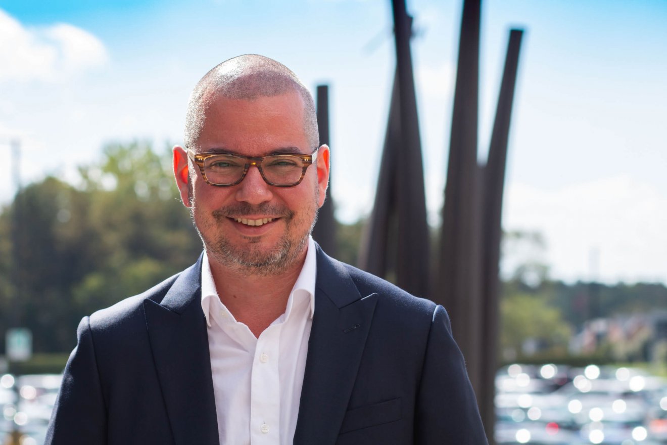 L’éclat des contraires: l’opération du lyrisme dans l’essai chez Yvon ...