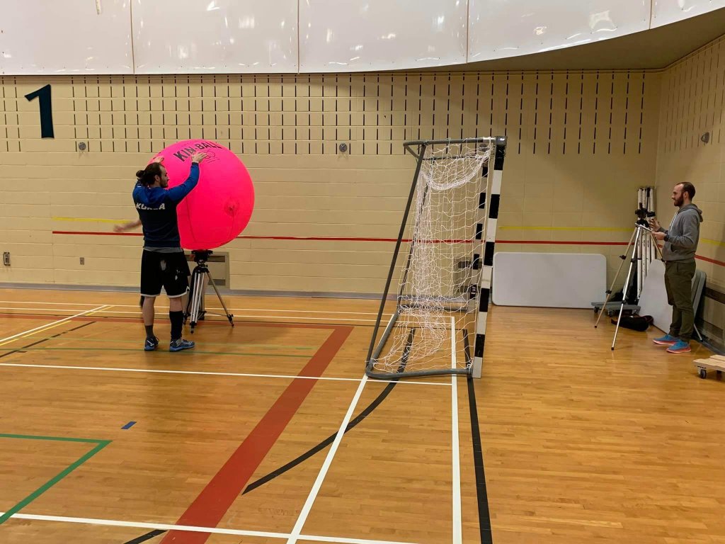 Kin-ball : la biomécanique au service de la frappe • Néo UQTR