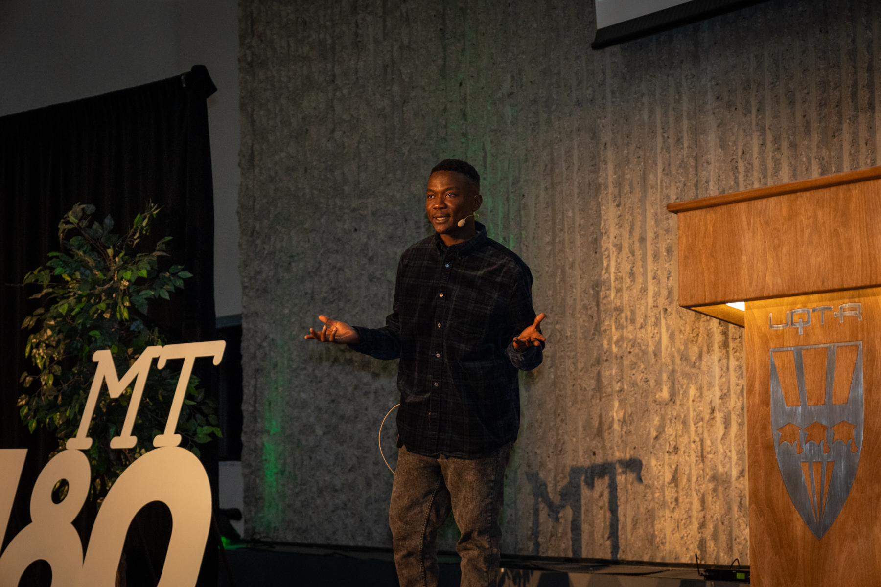 Lauréat-Arnold William Tazon • Néo UQTR