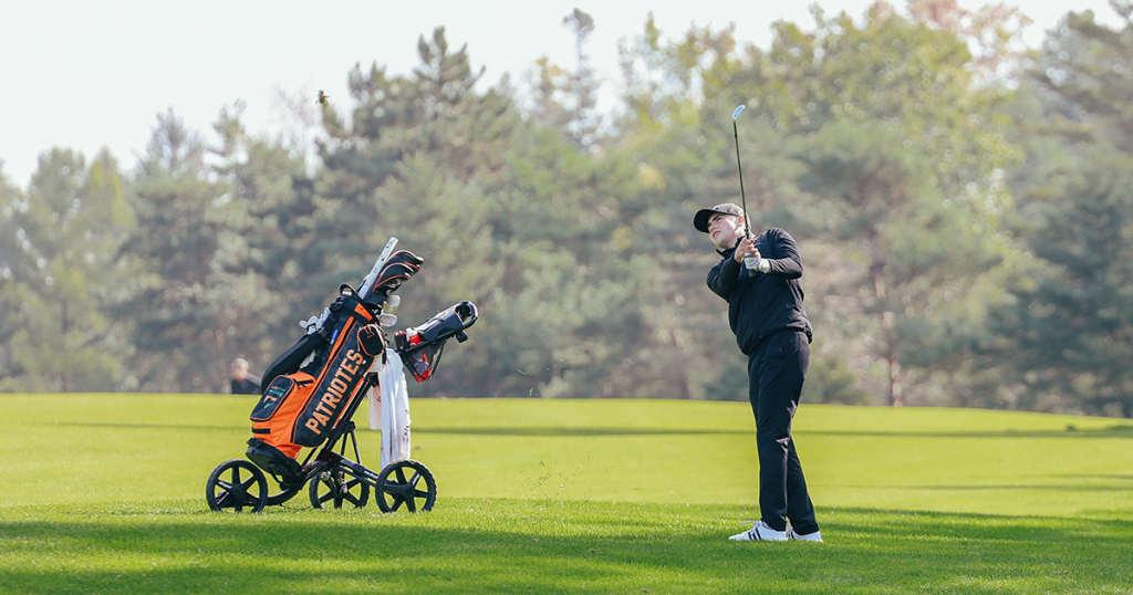Xavier Forget : un élan réussi entre golf, études et leadership • Néo UQTR